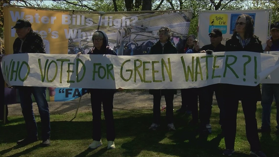 Lake Erie Advocates talk toxic algal blooms, Toledo water crisis on ...