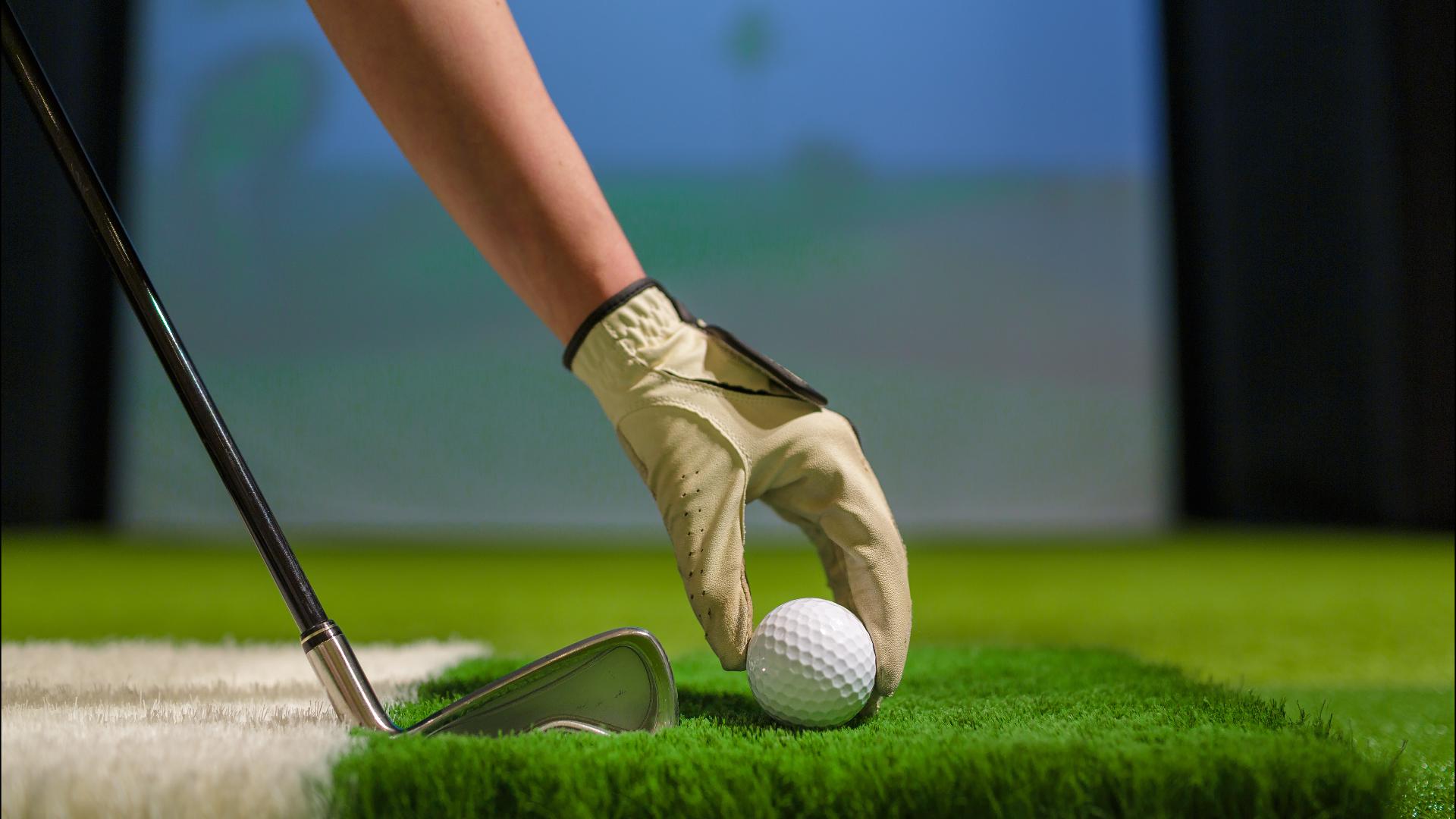 New indoor golf facility opens in Rossford | wtol.com