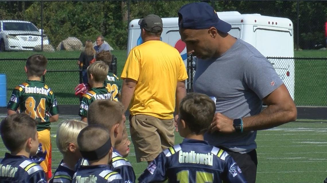 NFL veteran coaching flag football in hometown | wtol.com