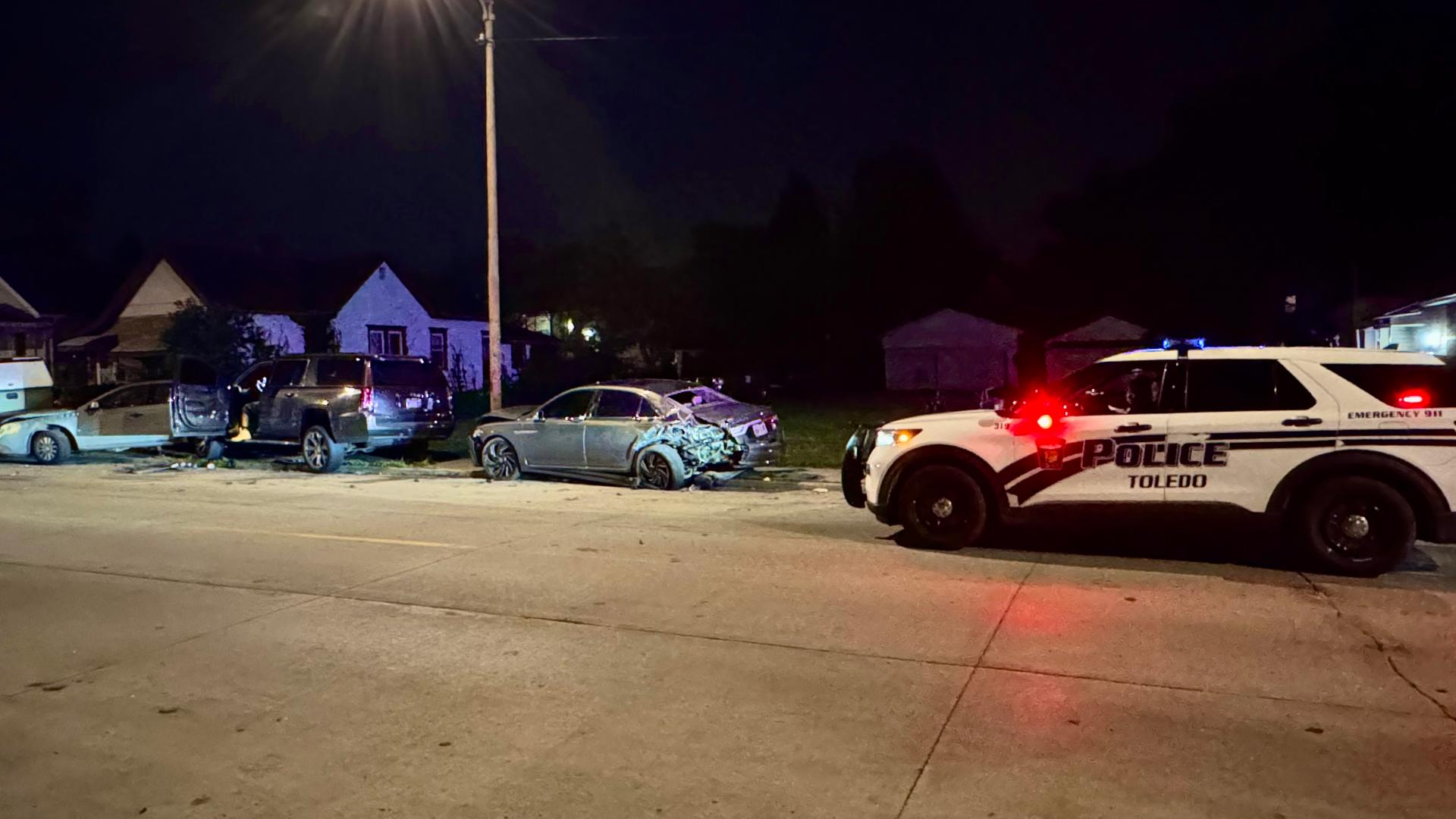 Driver hits parked vehicles in east Toledo | wtol.com