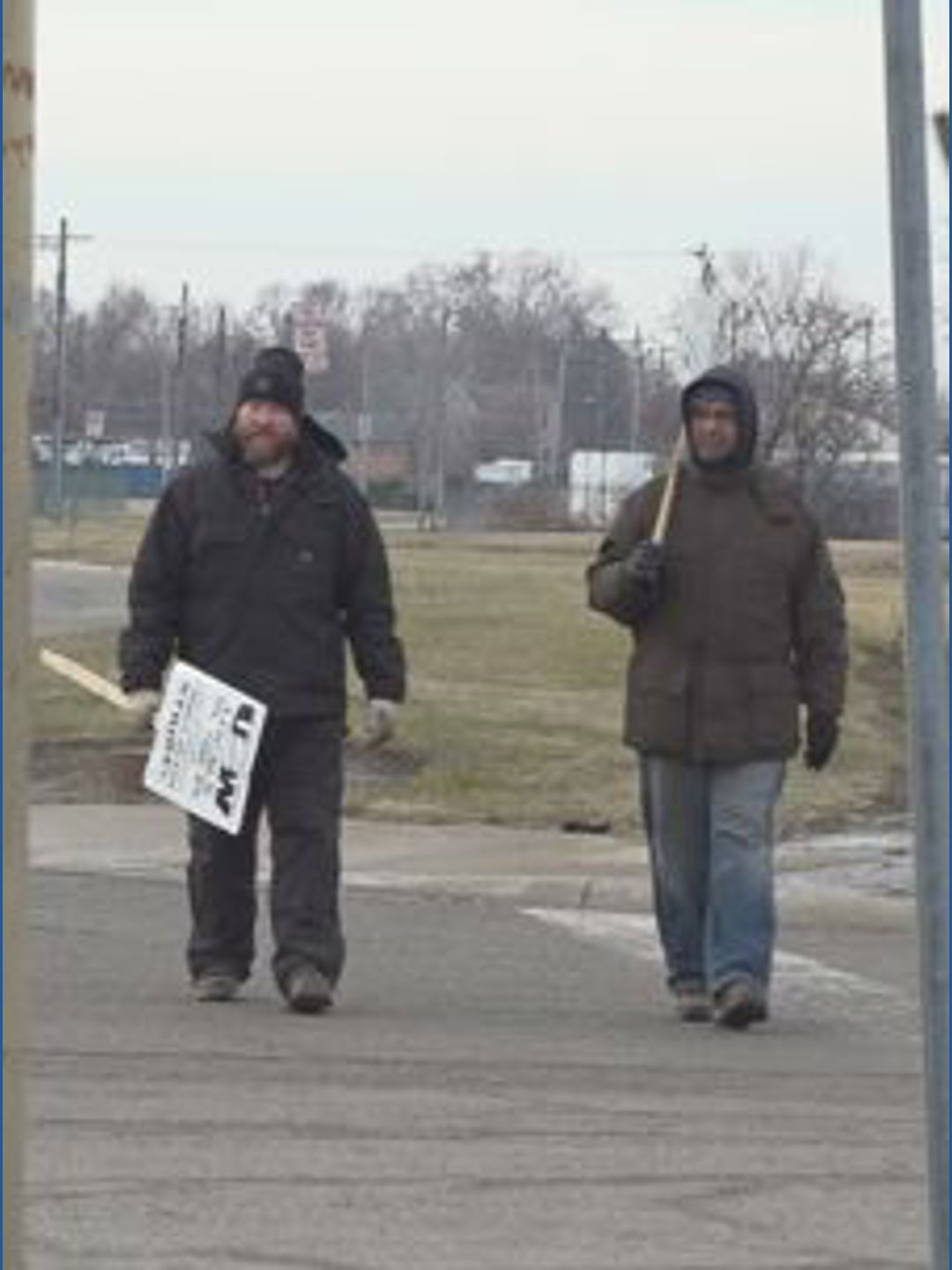 Libbey Glass strike continues on Christmas Eve as one union ratifies ...