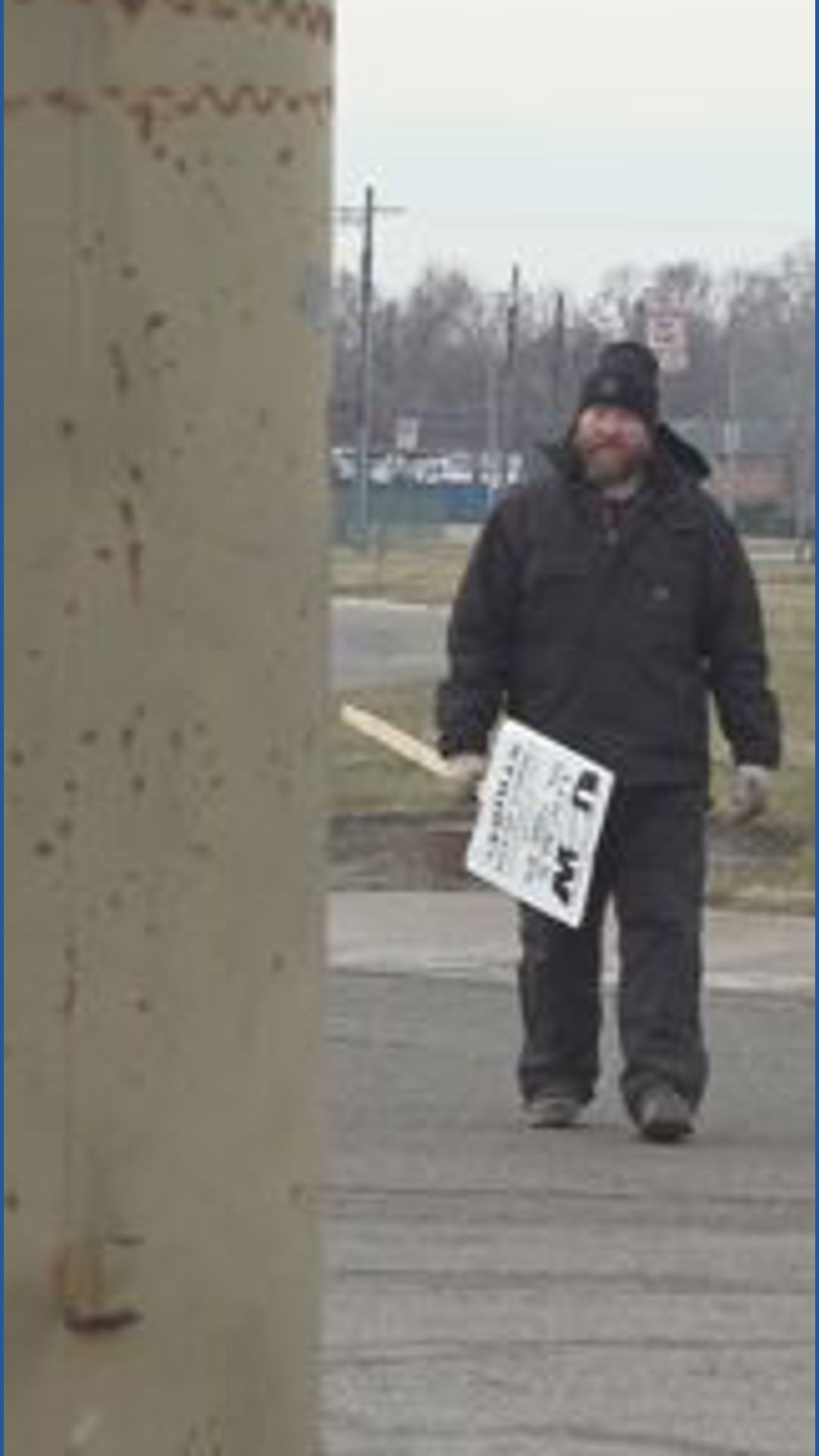 Libbey Glass strike continues on Christmas Eve as one union ratifies ...