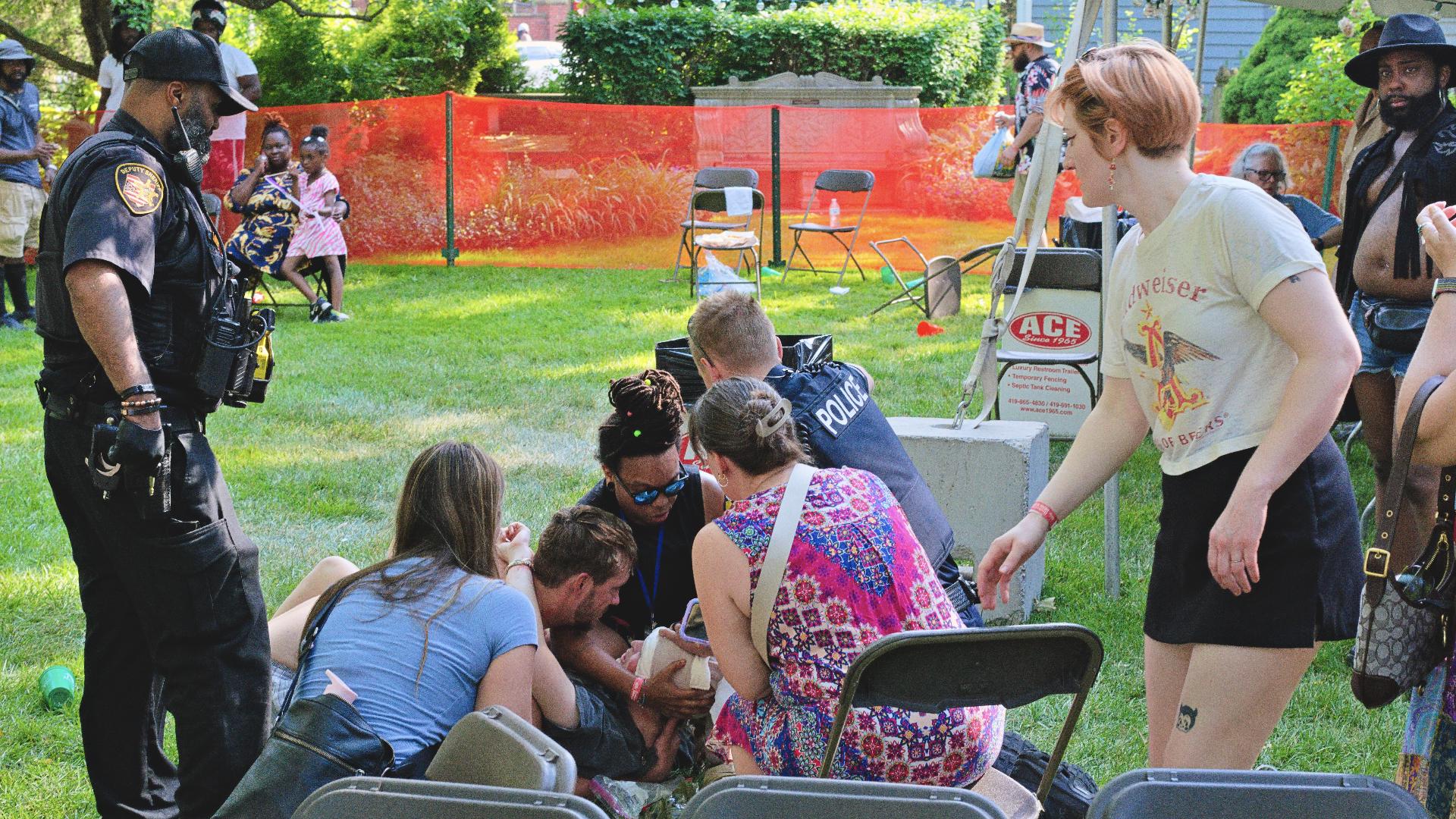 IN PHOTOS: First responders, bystanders help victims after Old West End ...