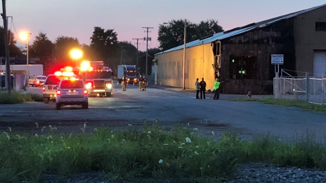 Firefighters battle factory fire in Findlay | wtol.com