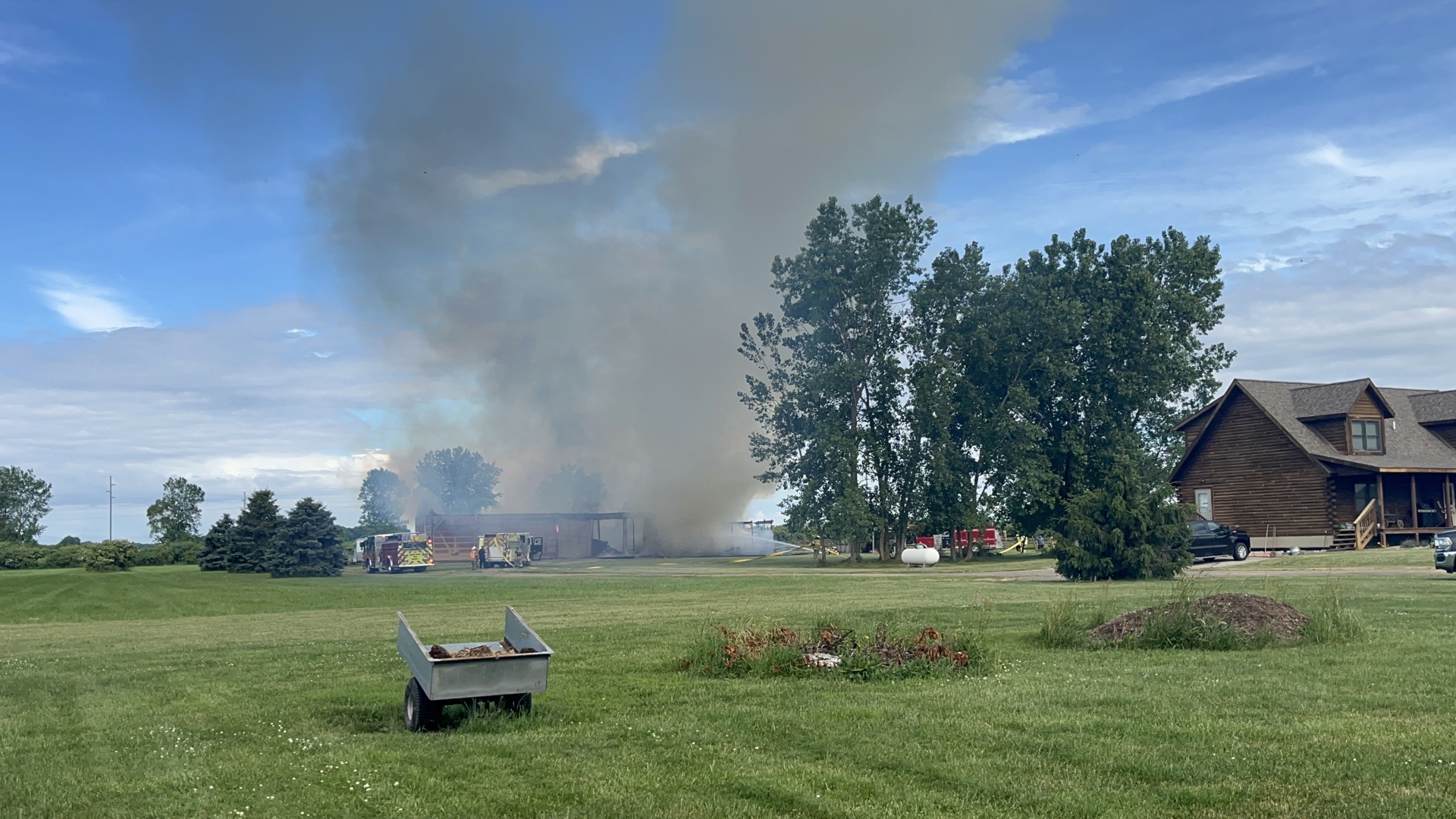 Crews on scene of structure fire in Monroe County near Luna Pier | wtol.com