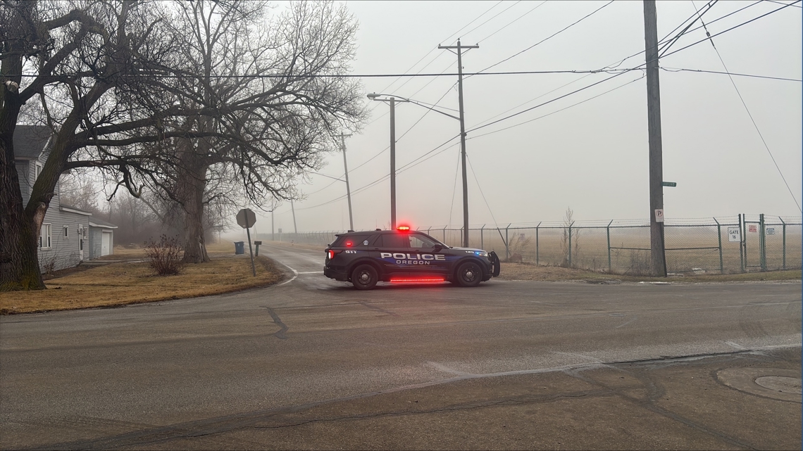 Dupont Road closed following 30,000 gallon chemical leak in Oregon ...