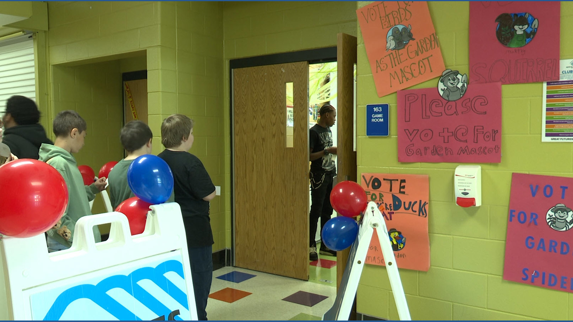 Spider spins a win in East Broadway’s garden mascot vote | wtol.com