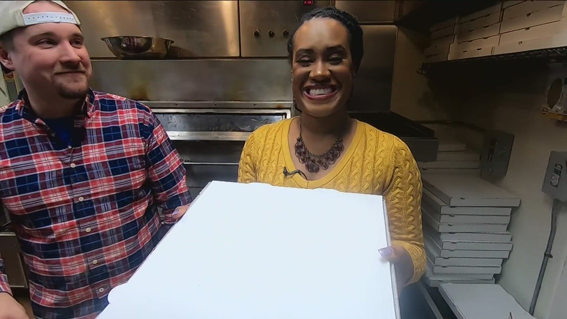 Try This: What a cheesy assignment! TaTiana Cash works as a pizza chef | wtol.com