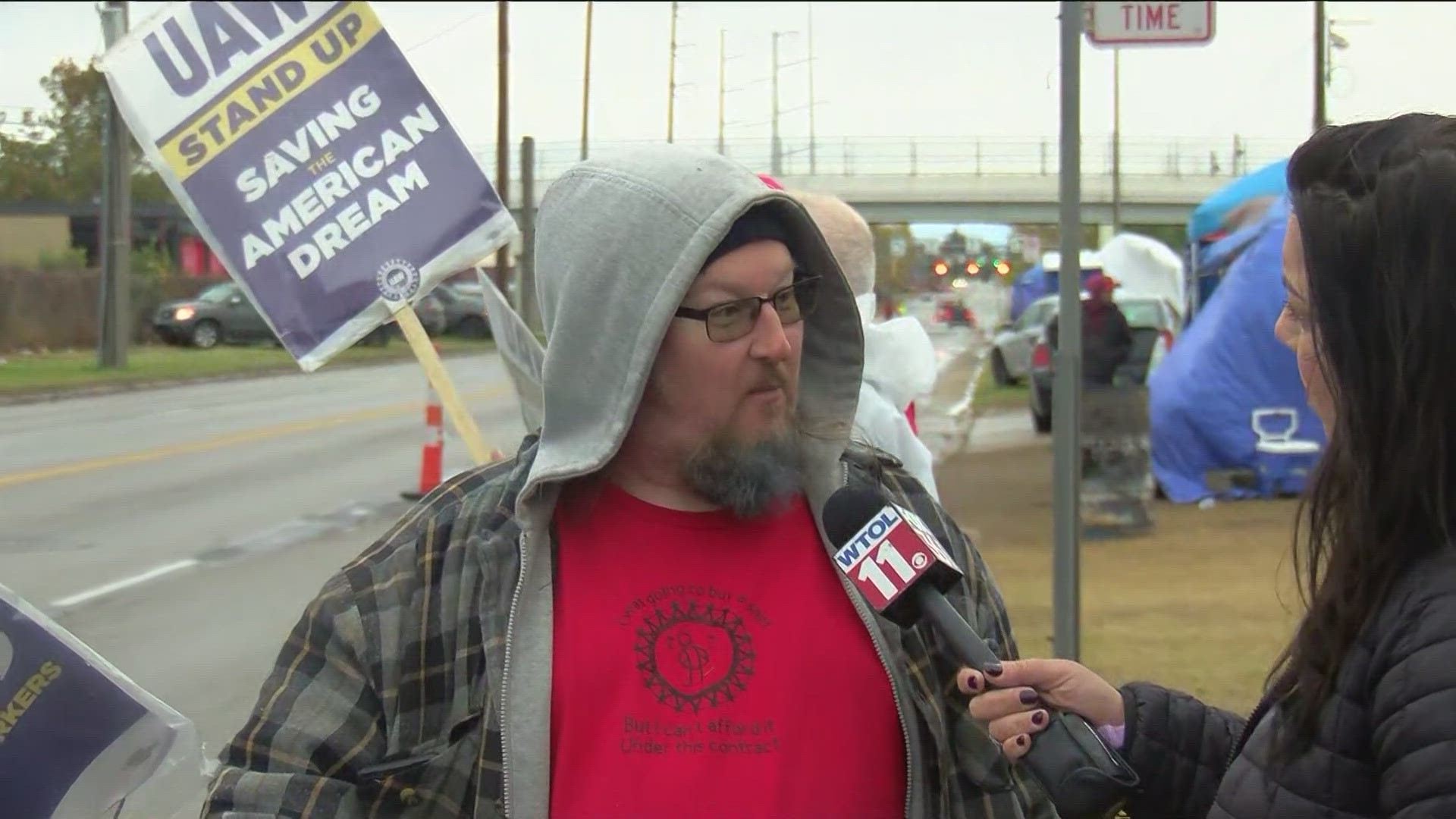 Striking Toledo Jeep workers react to UAW President Shawn Fain's ...