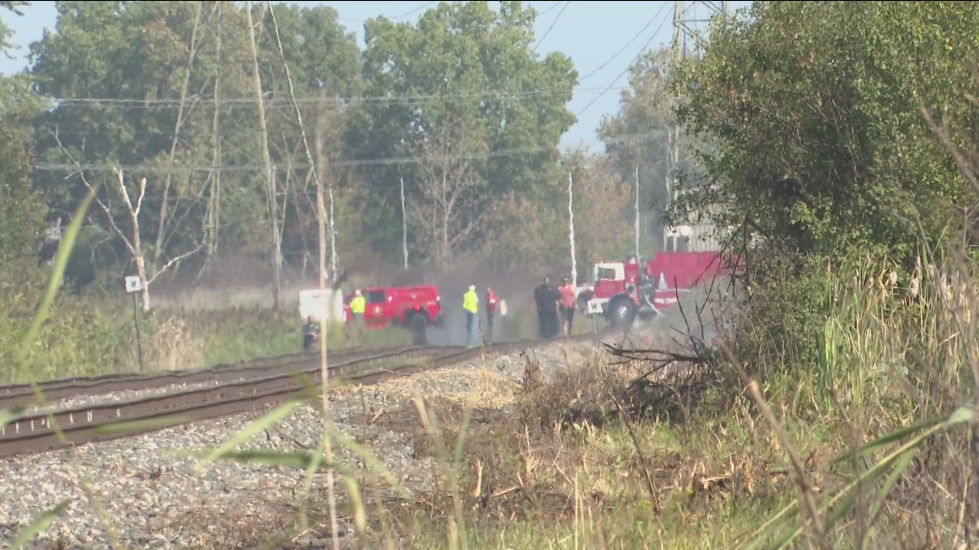 Fire breaks out near railroad tracks in Perrysburg Township | wtol.com