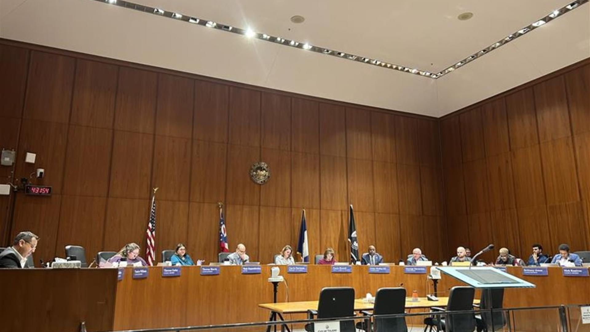 Toledo to pay $32,500 after tombstone fell on girl at cemetery | wtol.com