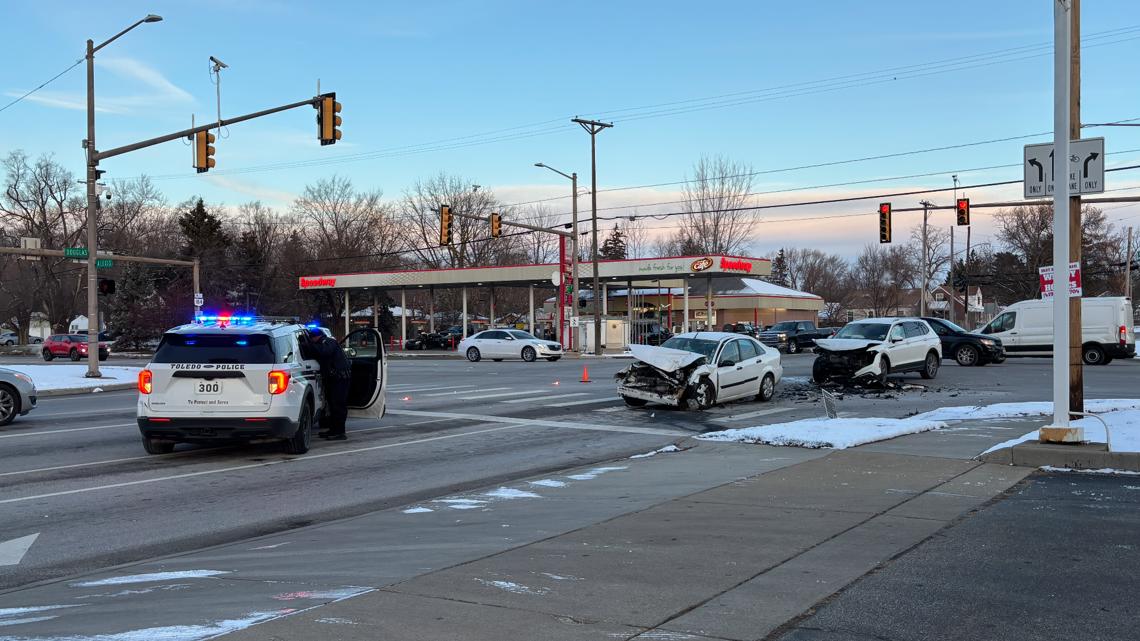 Police on scene of crash at Alexis and Douglas Monday morning | wtol.com