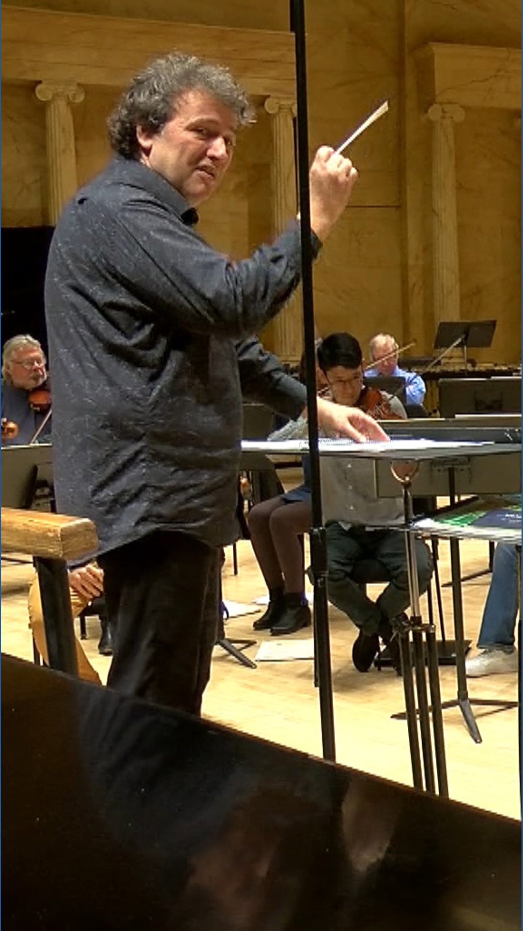 Toledo conductor has connection to both Kelly Cup finalists | wtol.com