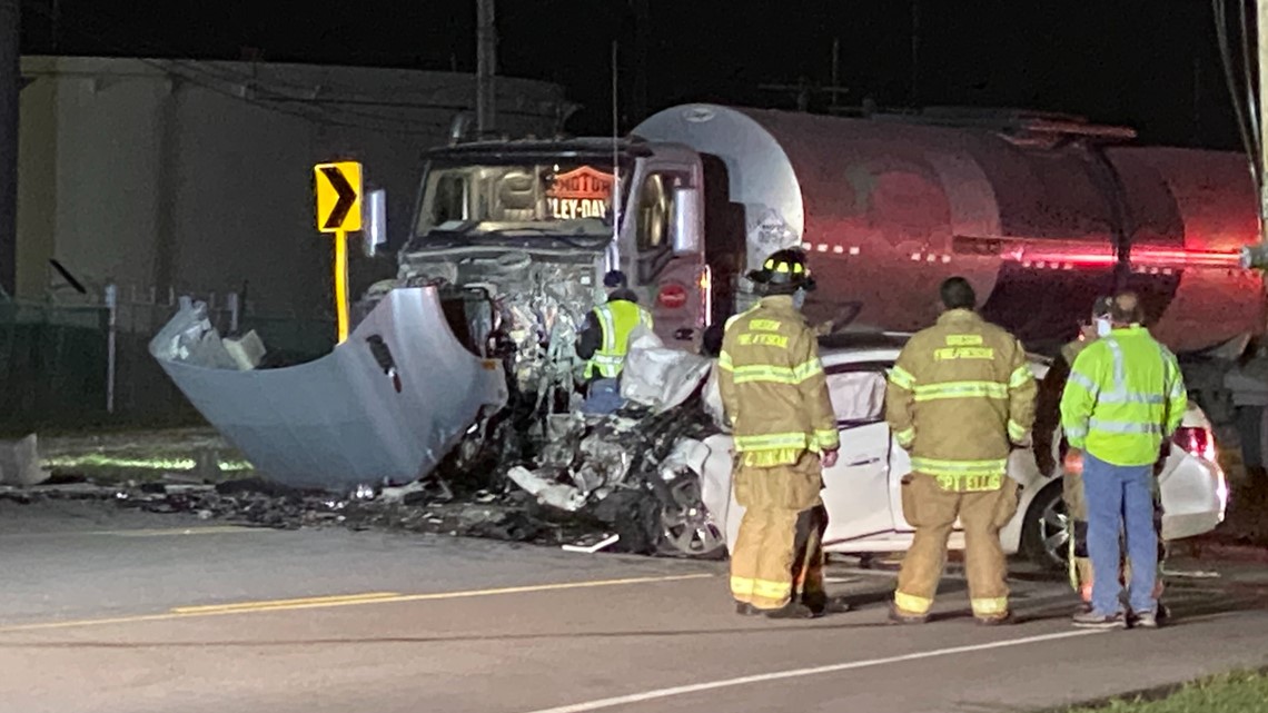 Woman dead after head-on crash with semi in Oregon | wtol.com