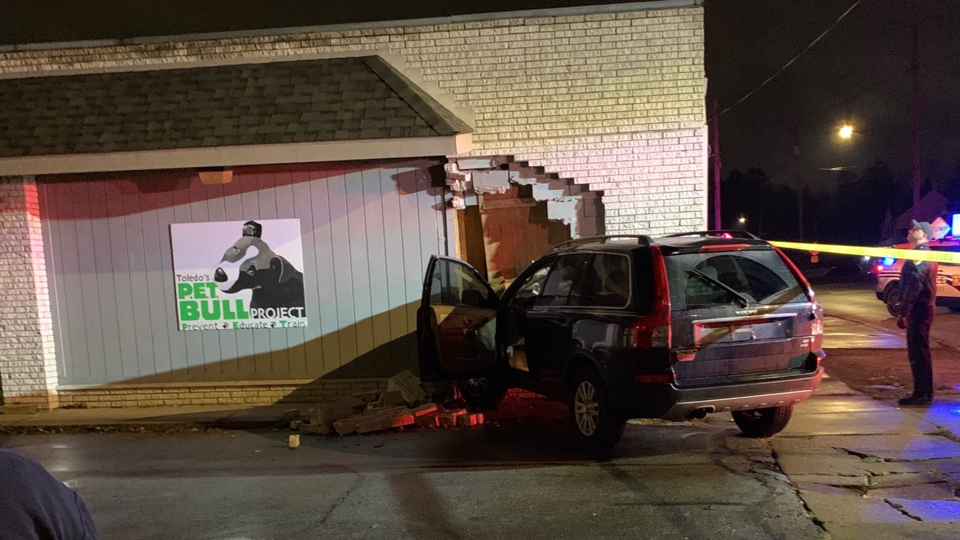 Pit bull building rammed into by vehicle | wtol.com