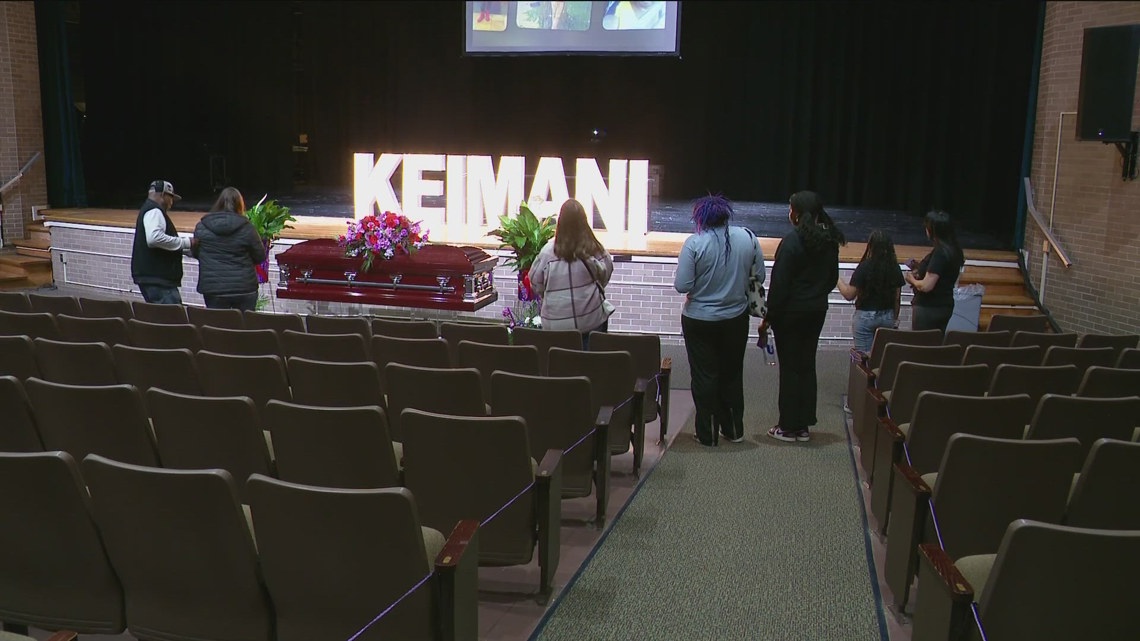 Community mourns death of Kei'Mani Latigue at public memorial | wtol.com