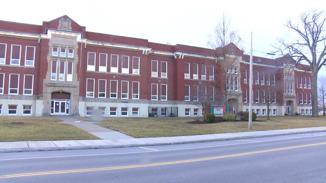 Board of education decides fate of Oak Harbor Middle School | wtol.com