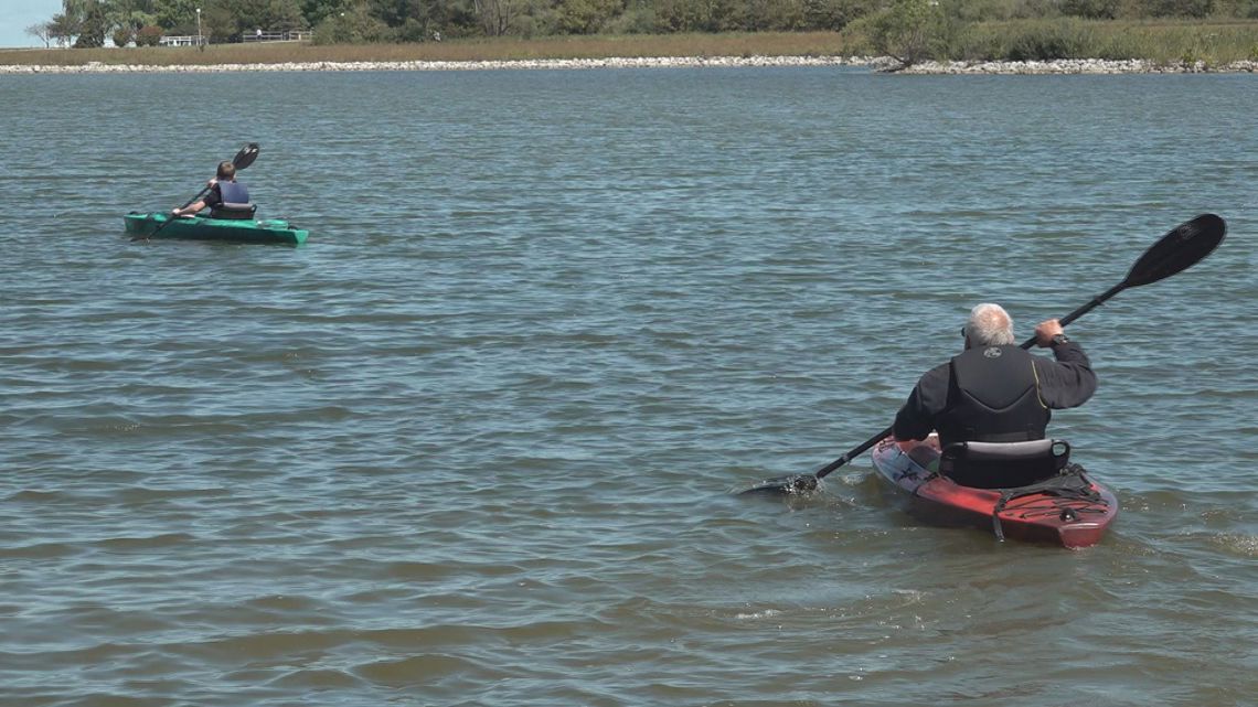 Local kayak company raises money for suicide prevention | wtol.com