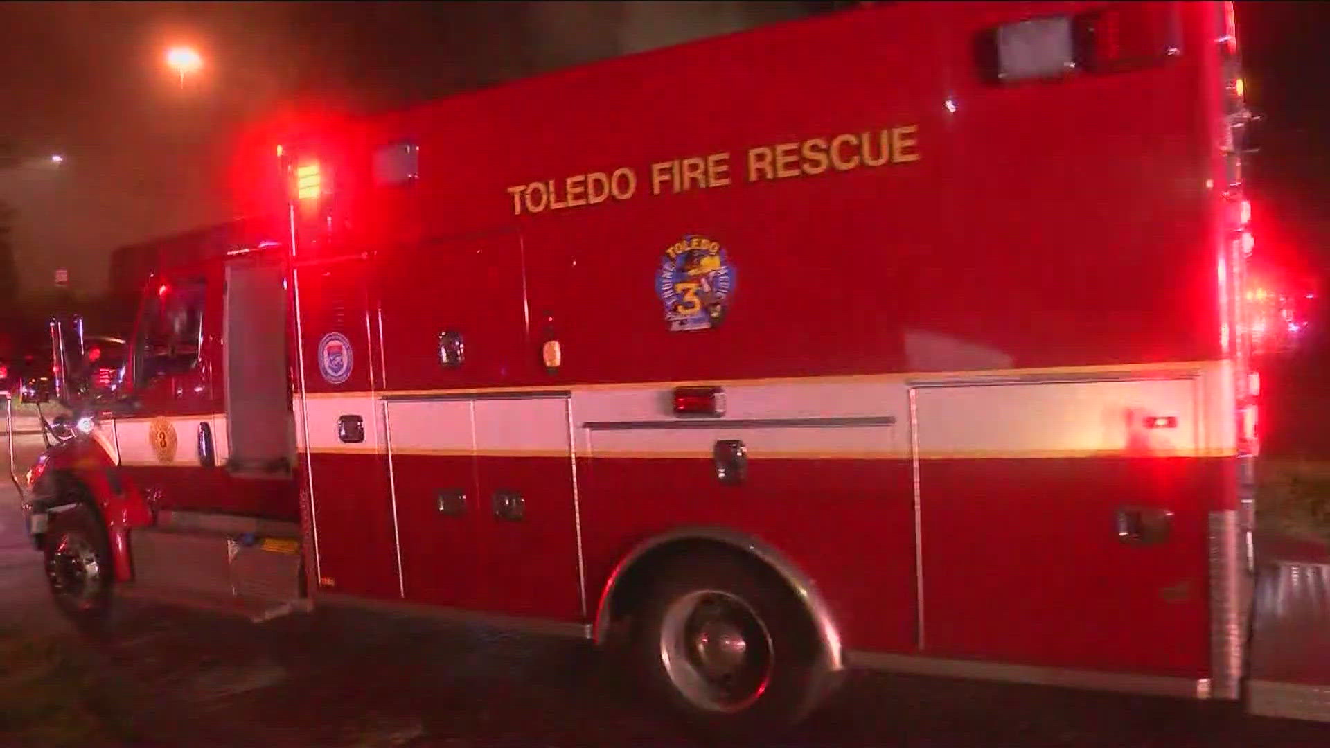 Firefighters battle large fire in central Toledo | wtol.com