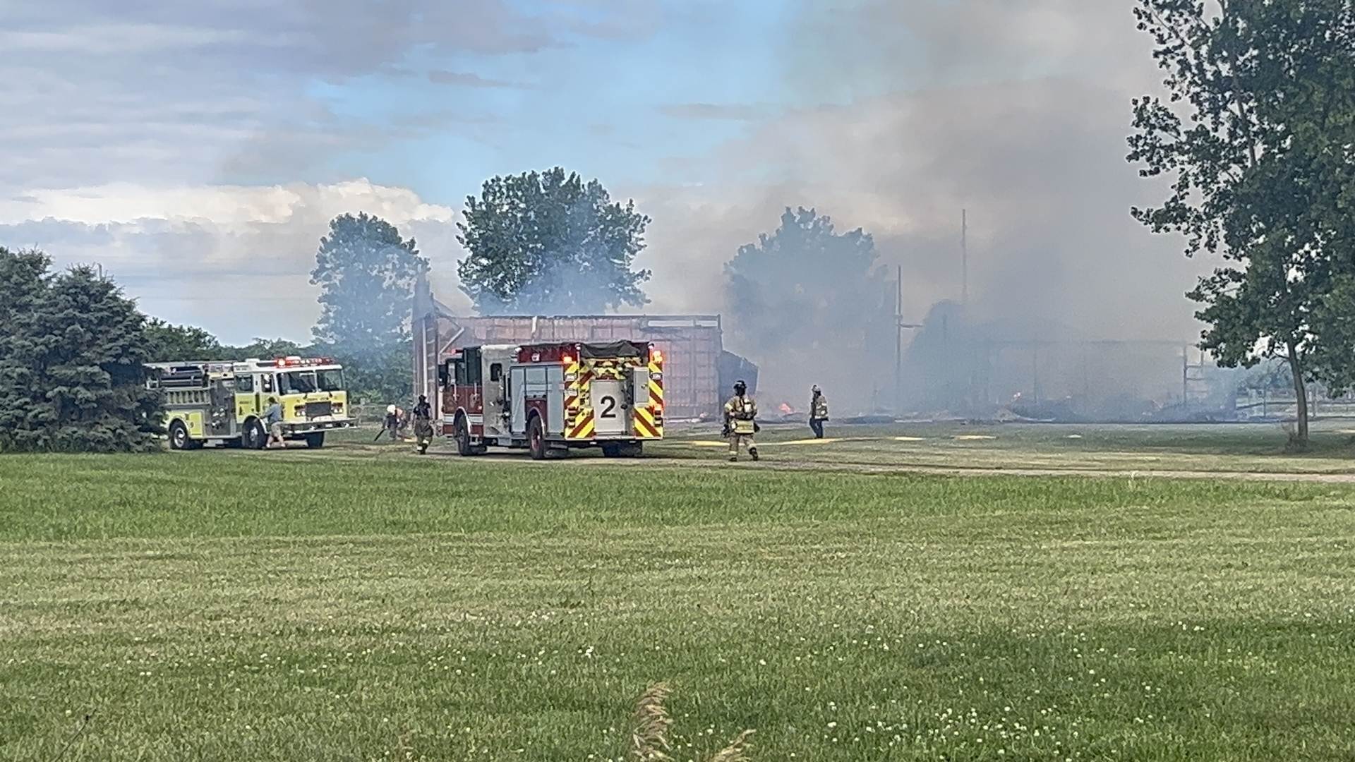 Crews on scene of structure fire in Monroe County near Luna Pier | wtol.com
