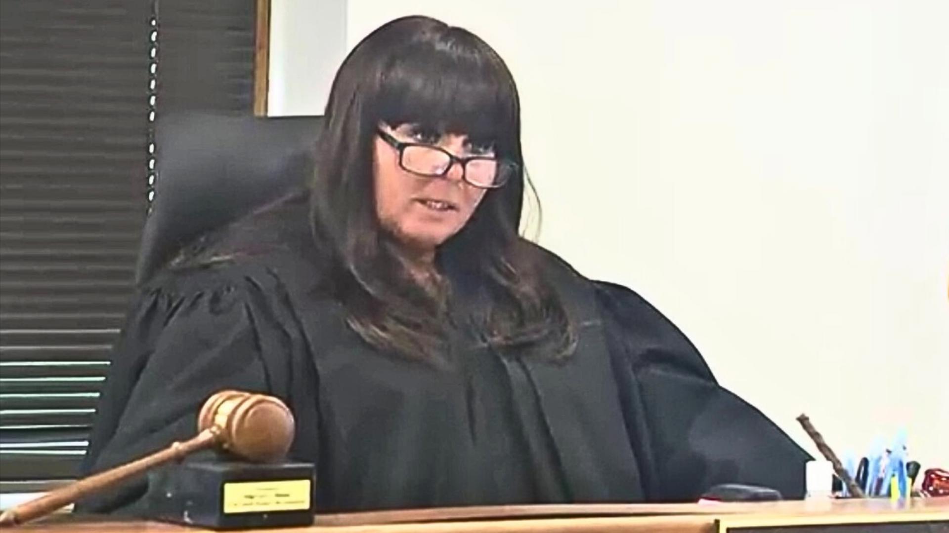 Ohio woman who faked cancer sentenced | wtol.com