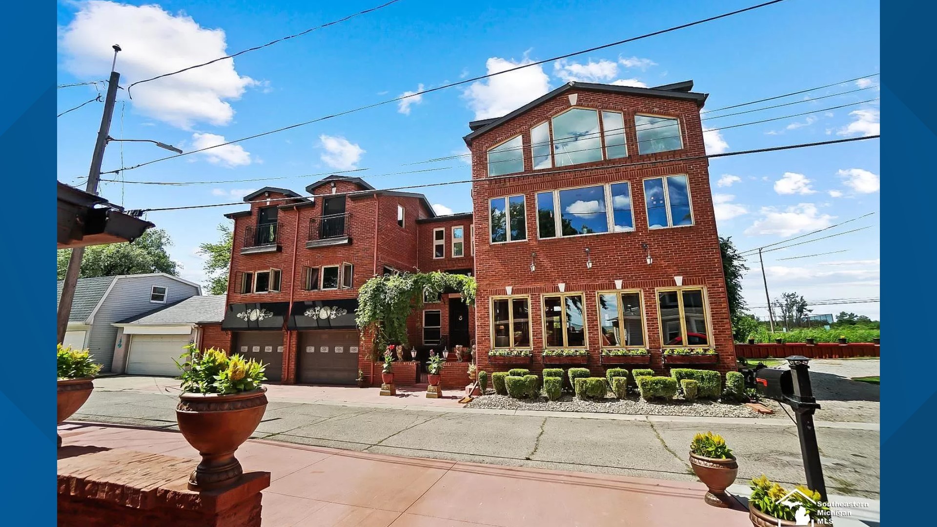 PHOTOS: Unique Michigan home on the market for $750,000 | wtol.com