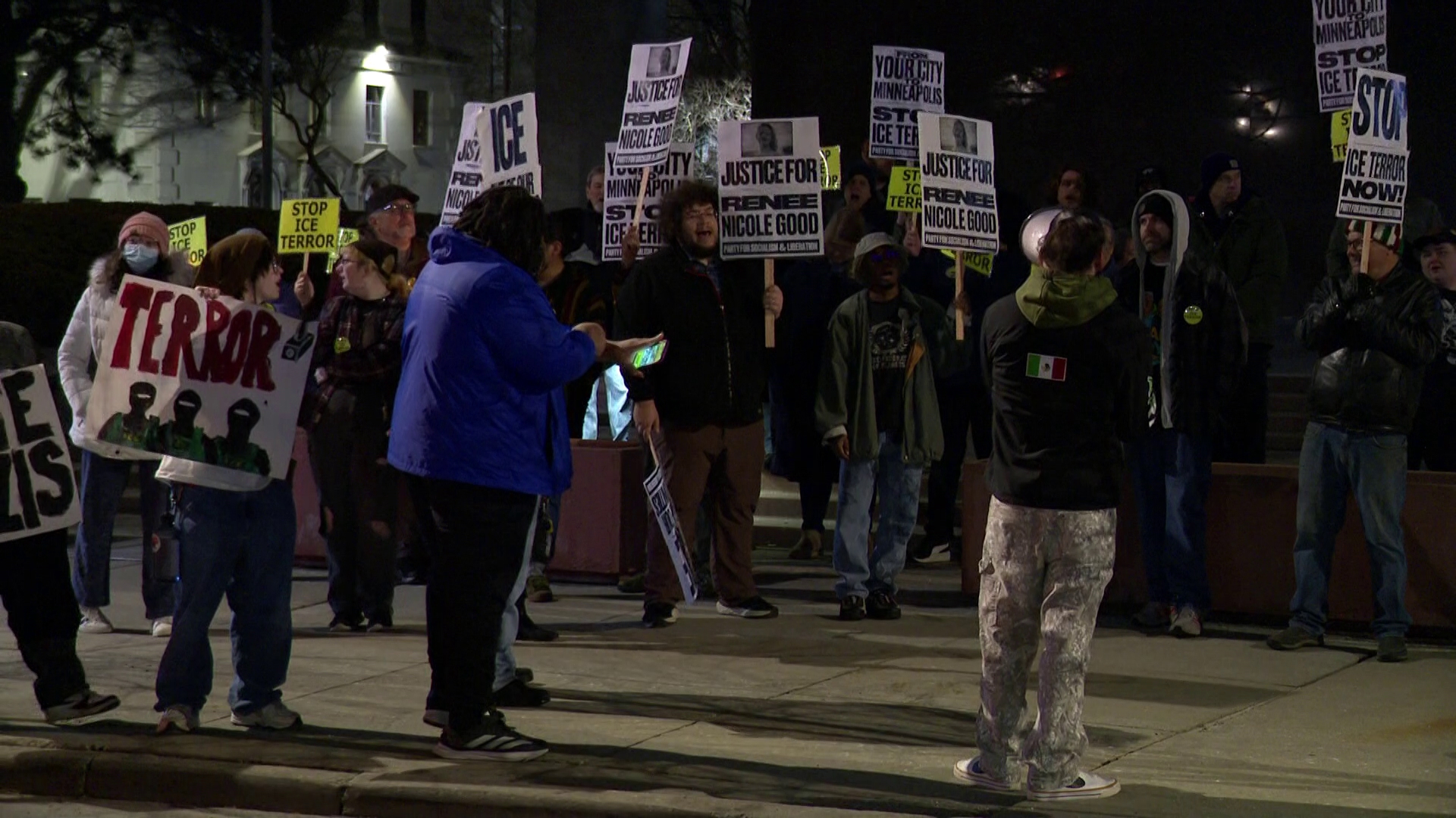 Toledo protest calls for limits on ICE after Minneapolis shooting ...