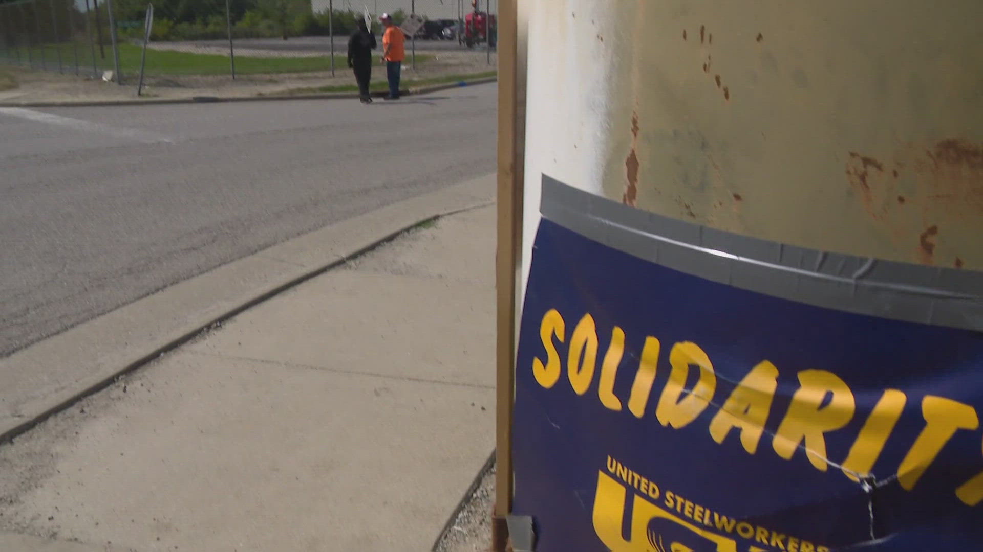 Libbey Glass strike in Toledo enters third week | wtol.com