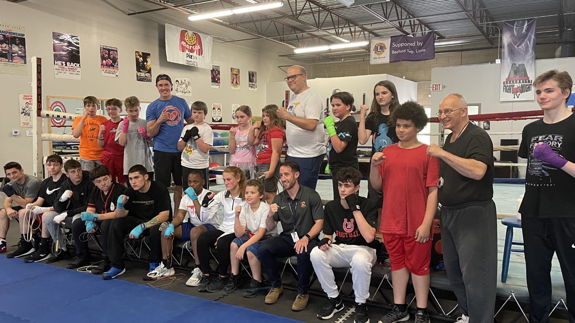 West Toledo boxing gym owner making champions in ring, life | wtol.com