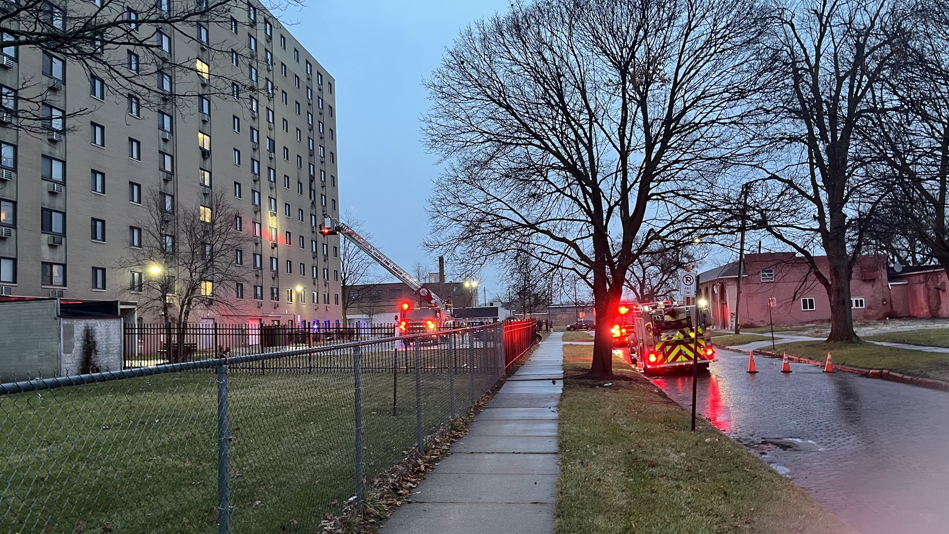 Toledo firefighters battle blaze at TenEyck Tower apartments | wtol.com
