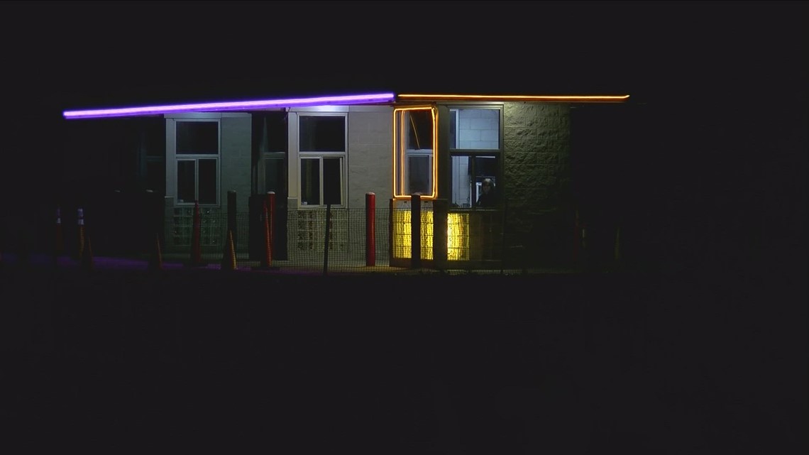 Sundance Drive-In shows final movies at iconic outdoor theater | wtol.com