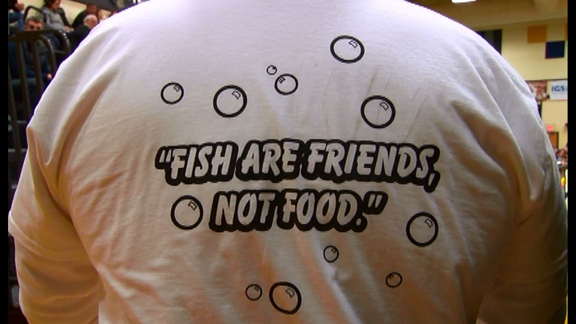 Perrysburg HS seniors swallowing goldfish for Maumee basketball game ...