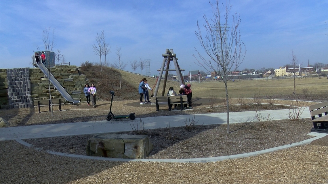 Cedar Point confirms free lockers coming to Top Thrill 2 roller coaster ...