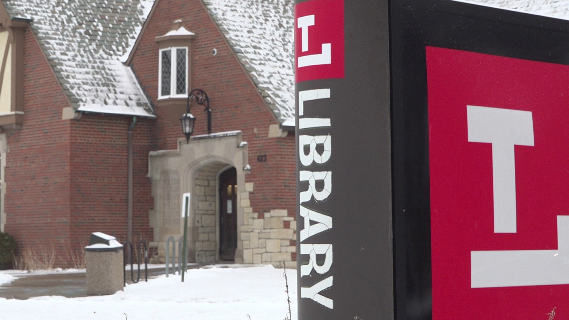 'It's like an old friend': Toledo Heights library closes its doors for ...