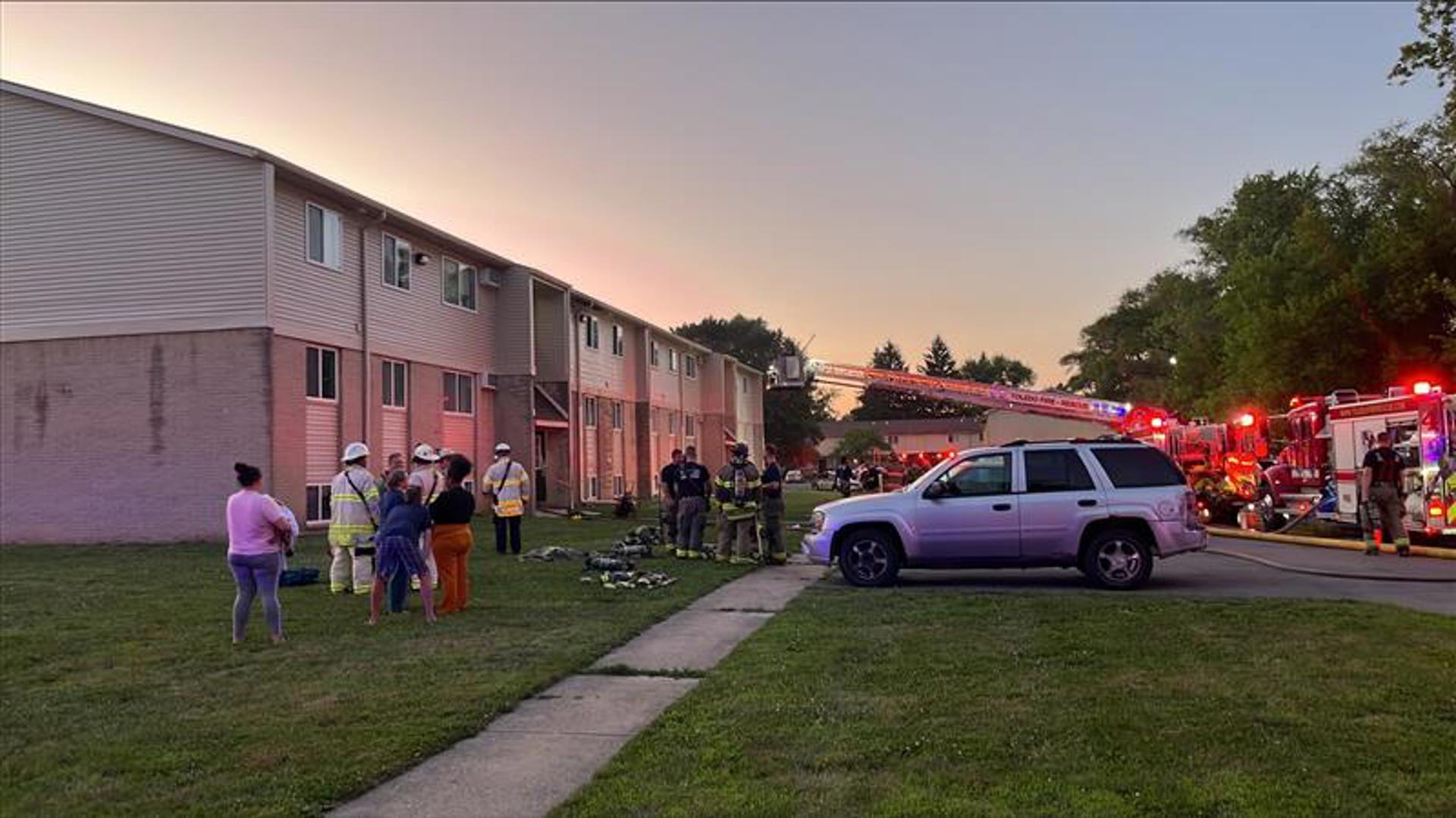 Apartment fire in south Toledo displaces 16 people | wtol.com