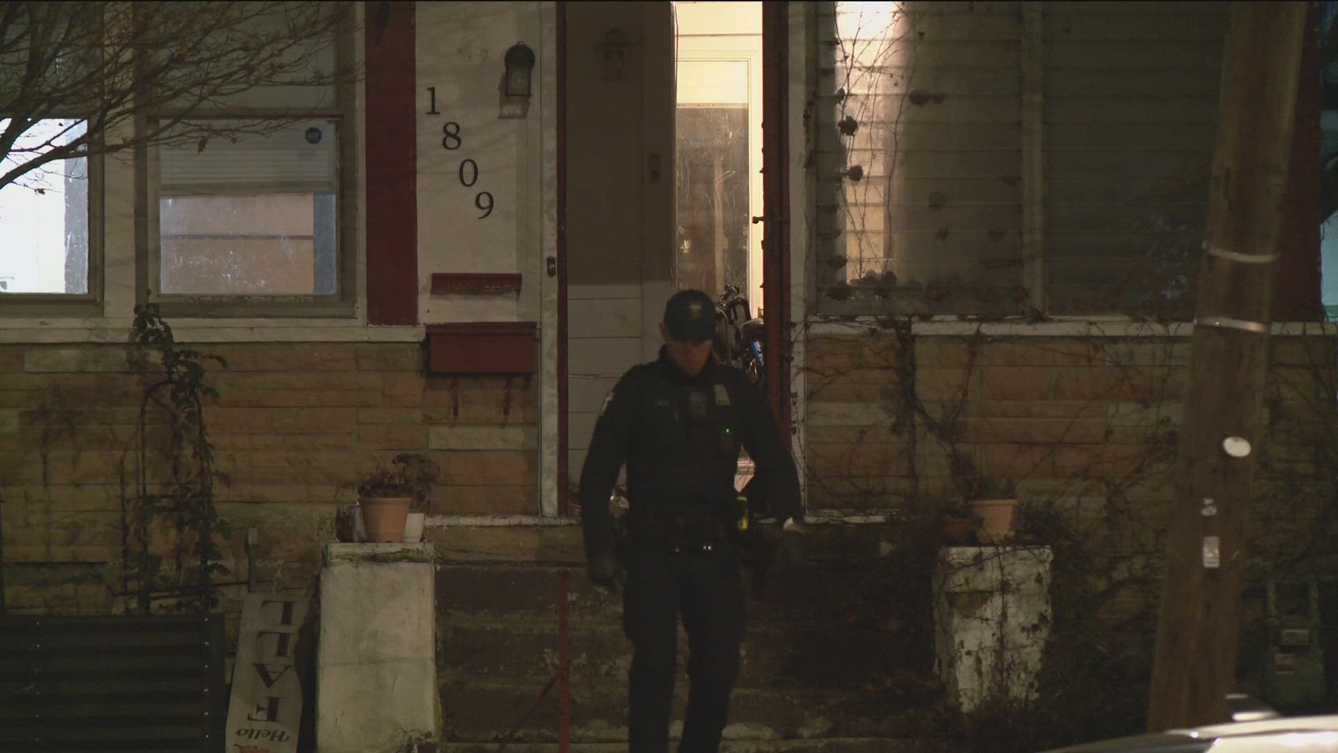 Man attacked with hatchet in central Toledo | wtol.com