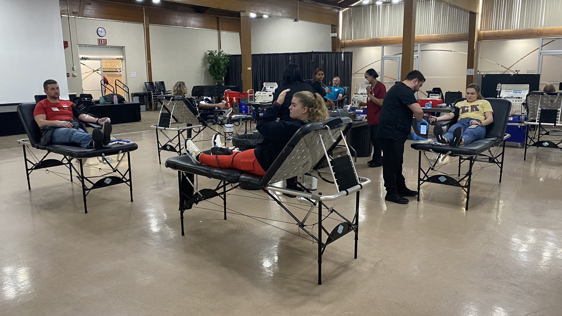 Donors share why they donate during National Blood Donor Month | wtol.com