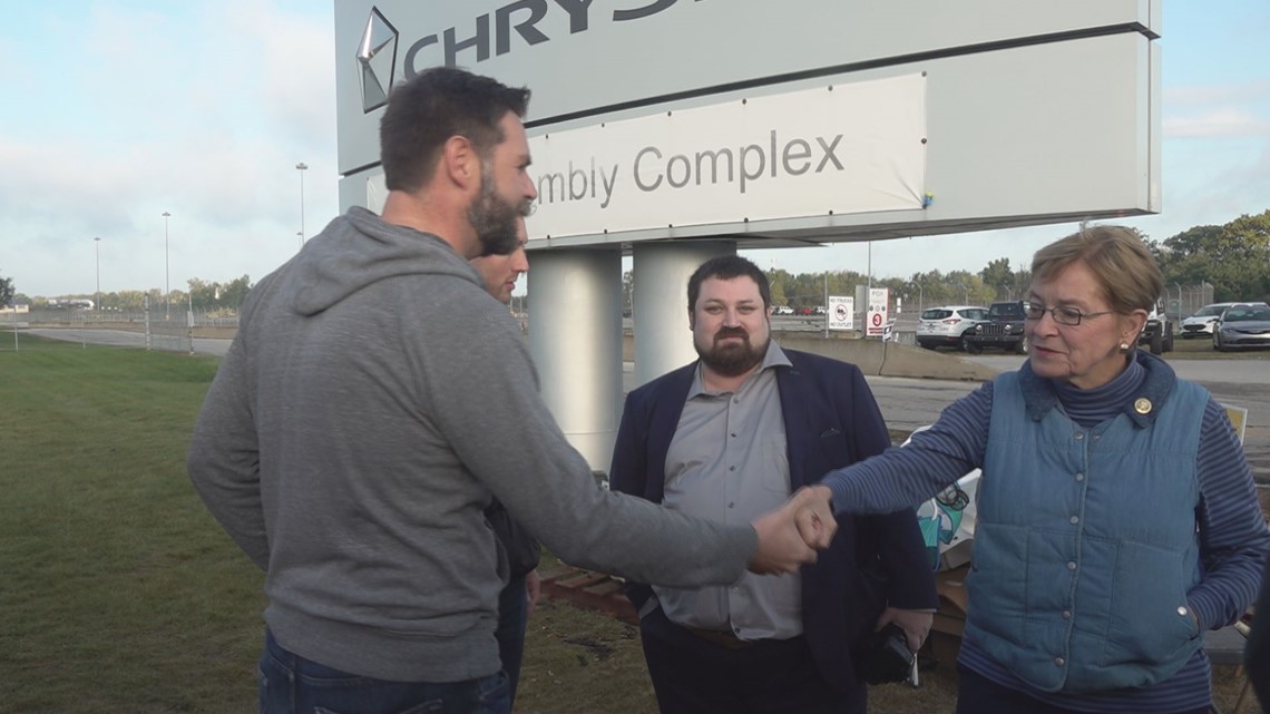 Sen. JD Vance, Rep. Marcy Kaptur visit Toledo picket lines | wtol.com
