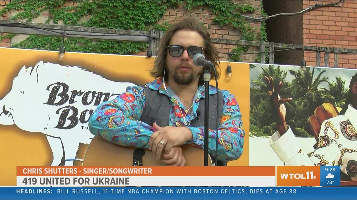 Chris Shutters performing at the Bronze Boar Sunday to support Ukraine ...