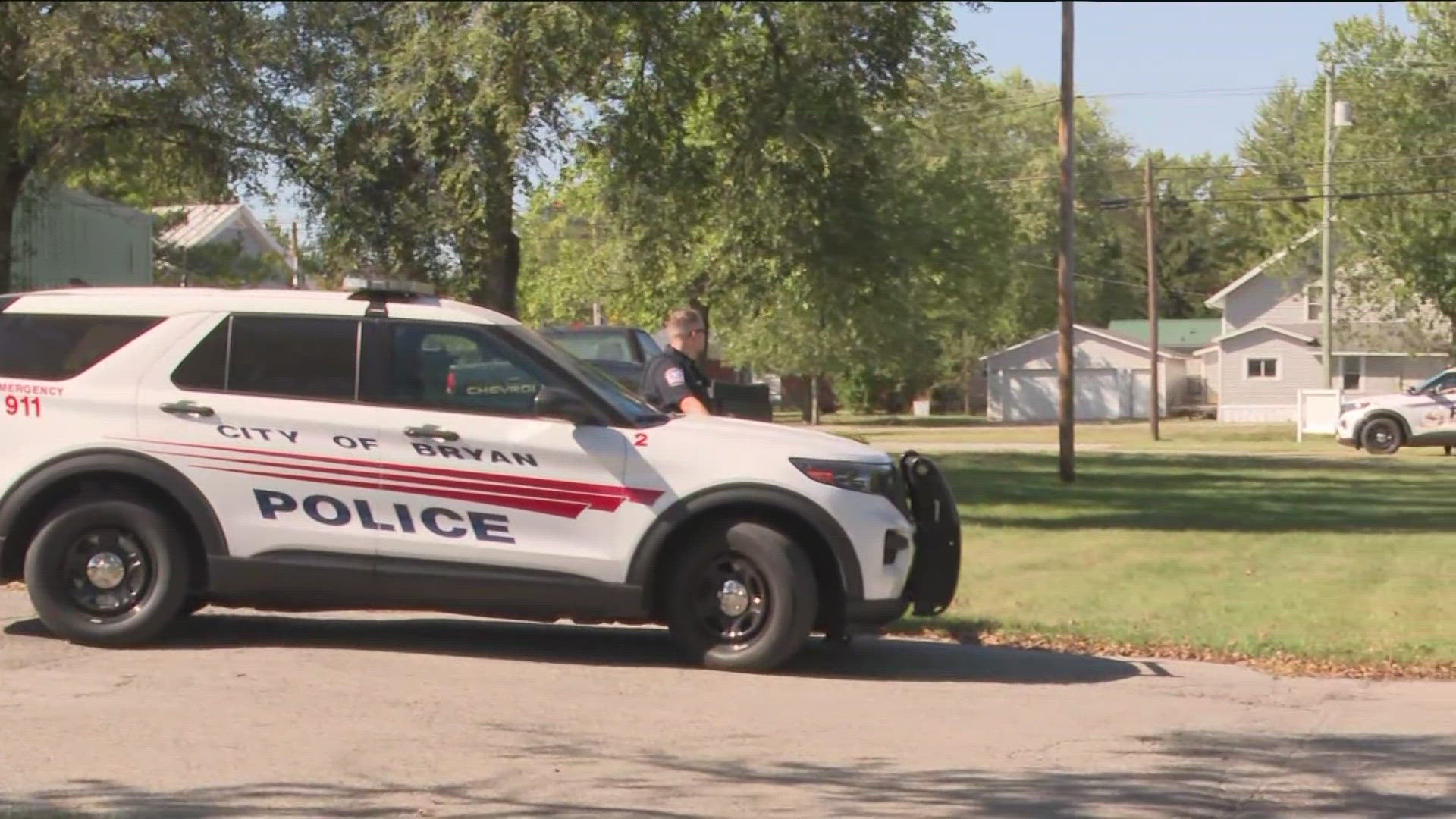 Large police presence outside business in Bryan | wtol.com