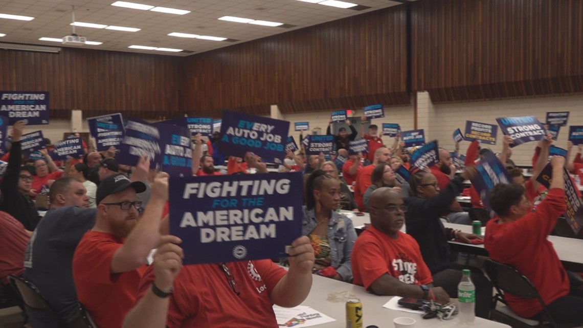Local UAW members ready if strike is called for Sept. 14 | wtol.com