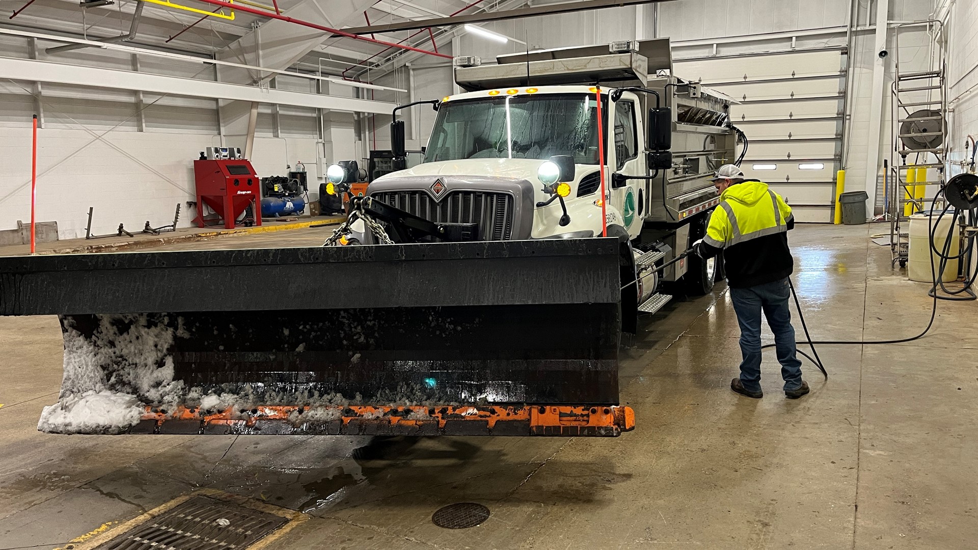 ODOT crews plow Tuesday's morning snow | wtol.com