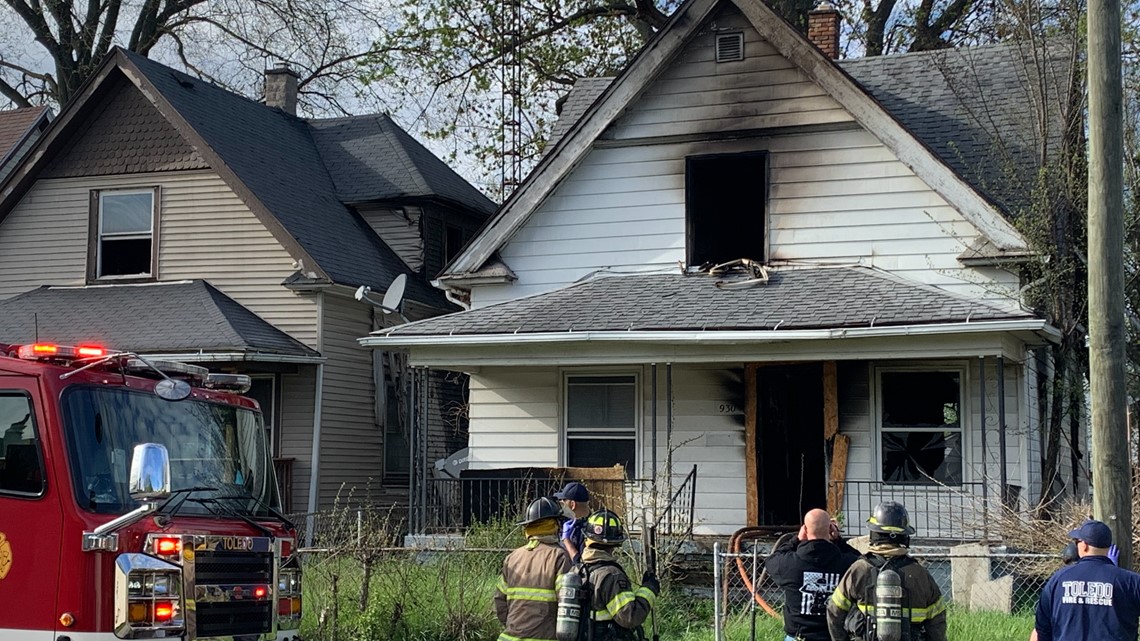 Vacant Toledo house fire under possible arson investigation | wtol.com