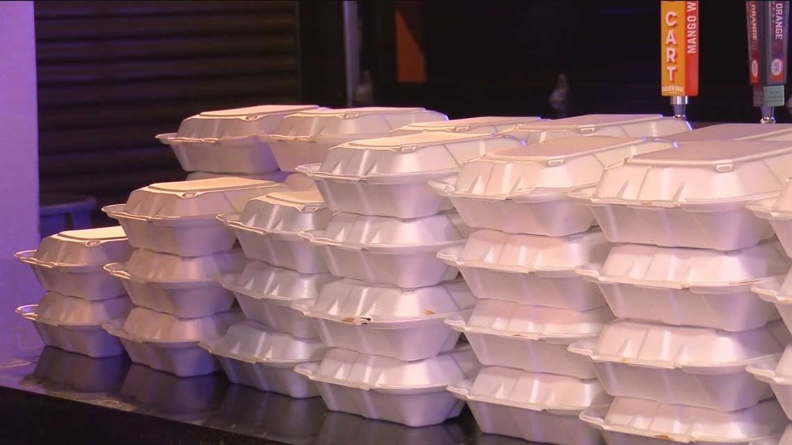 Small business owner pays it forward, one free meal at a time | wtol.com