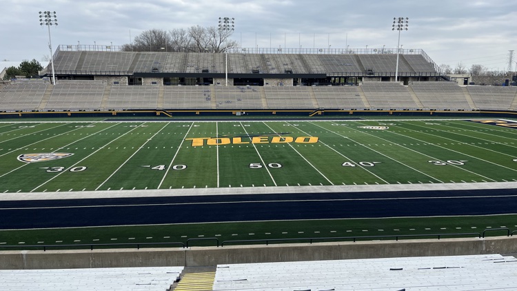 University of Toledo unveils new turf at Glass Bowl | wtol.com