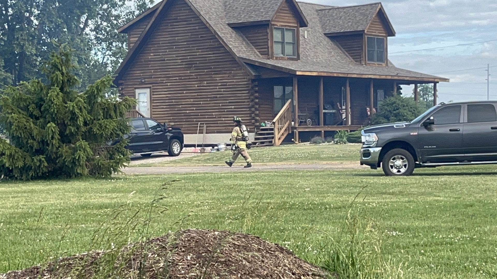 Crews on scene of structure fire in Monroe County near Luna Pier | wtol.com