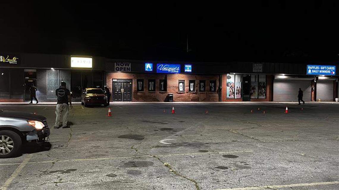 Police: Several dozen shots fired at west Toledo strip mall, extensive ...