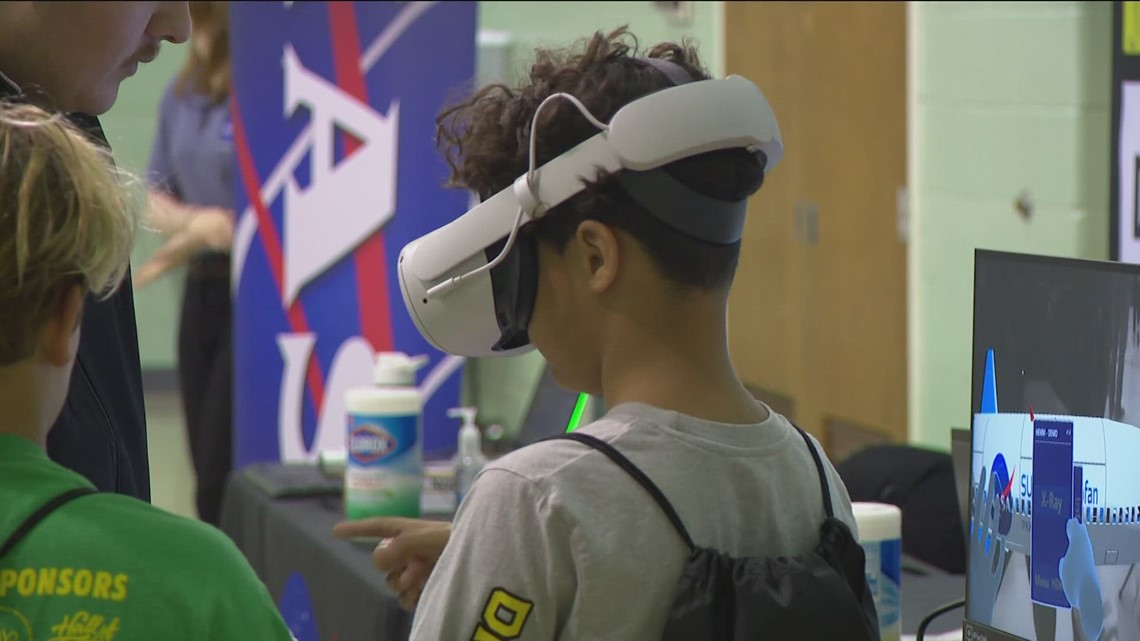 NASA visits Challenger Learning Center to talk solar eclipse | wtol.com