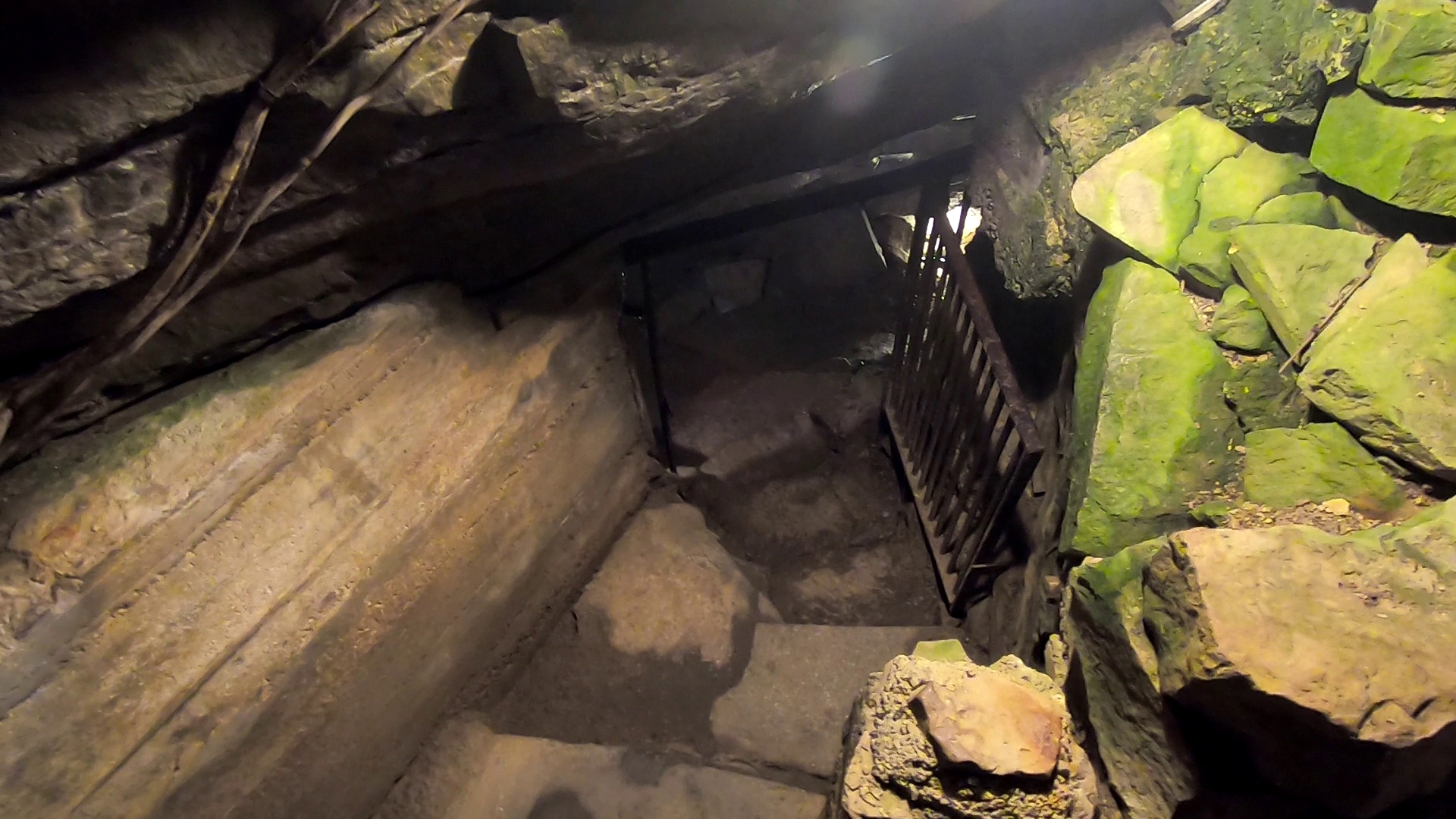 What's the science of keeping cool at the Seneca Caverns? | wtol.com
