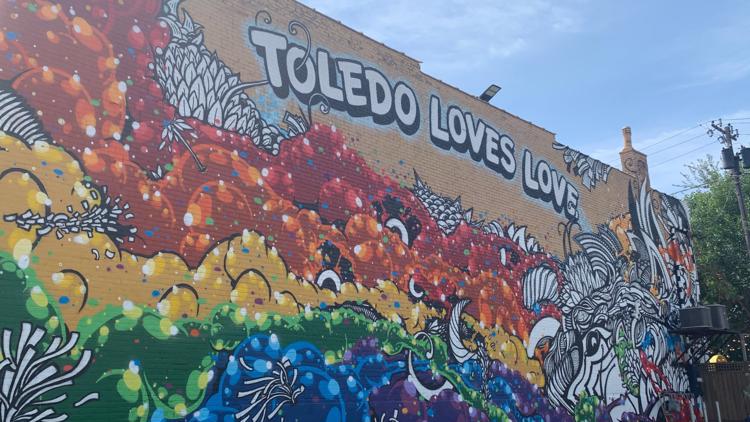 'Love Wall' celebrates 10 years with fresh new paint | wtol.com